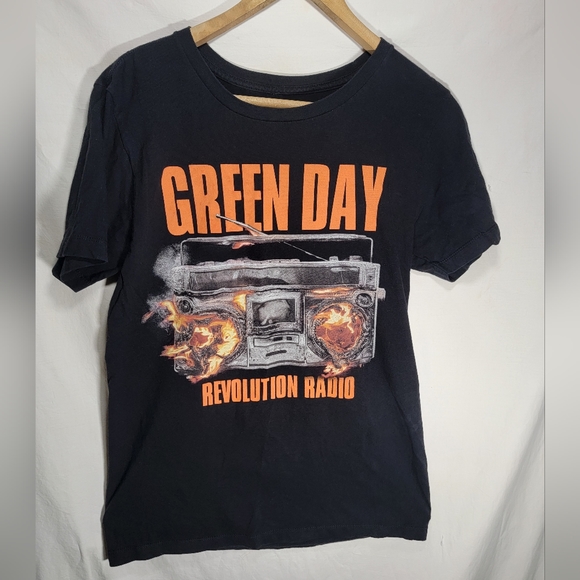 Shirts | Green Day Revolution Radio Album Tshirt We Are Revolution Radio Boombox On Fire | Poshmark